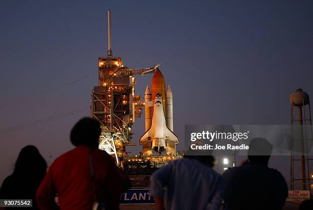 523 Rotating Service Structure On Launch Pad Stock Photos, High-Res ... 523 Rotating Service Structure On Launch Pad Stock Photos, High-Res ...