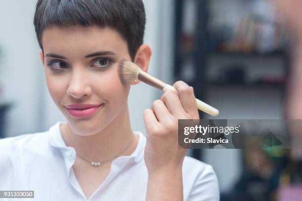 Beautiful Women Spreading Fotografías E Imágenes De Stock Getty Images