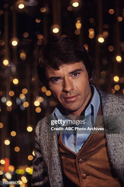 Robert Urich Photos And Premium High Res Pictures Getty Images