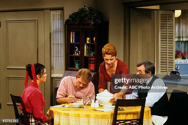 76 Erin Moran 1974 Photos And High Res Pictures Getty Images