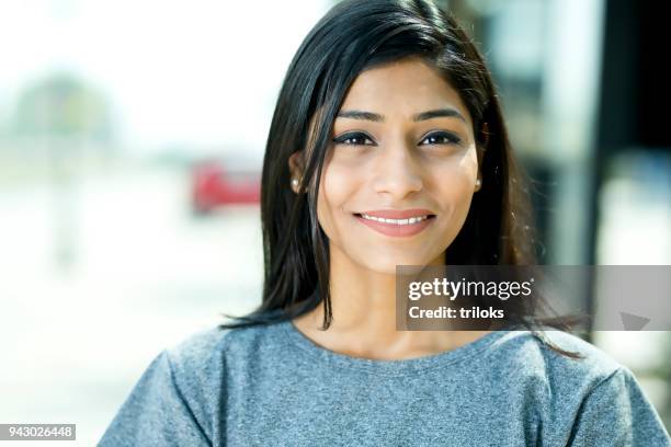Indian Woman Faces Fotografias E Filmes Do Acervo Getty Images