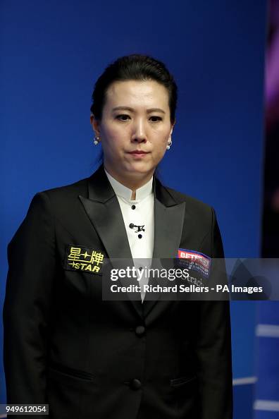Snooker Referee Zhu Ying During Day One Of The 2018 Betfred World