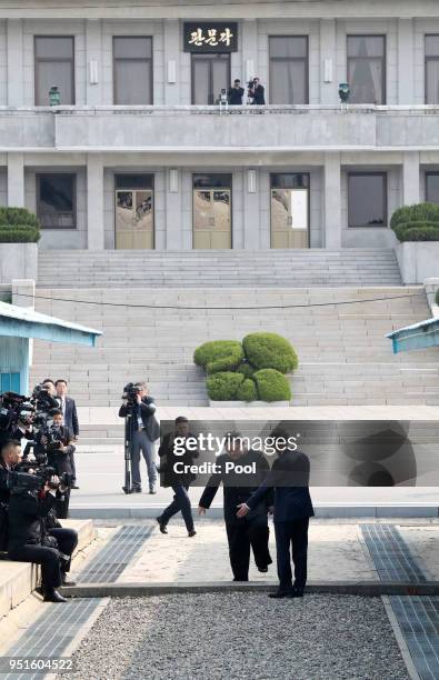 5 764 Kim Border Photos And High Res Pictures Getty Images