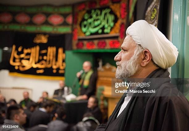 Muslim Congregation Photos And Premium High Res Pictures Getty Images
