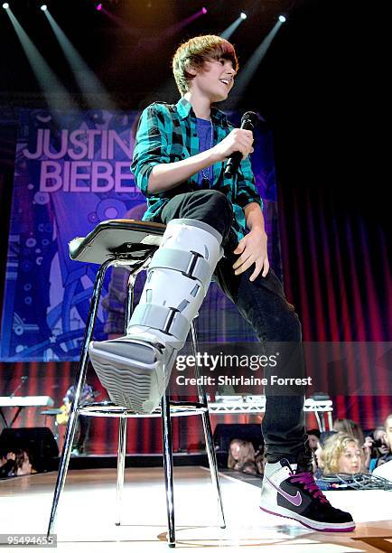 22 Taylor Swift And Justin Bieber In Concert Stock Photos, High-Res ... 22 Taylor Swift And Justin Bieber In Concert Stock Photos, High-Res ...