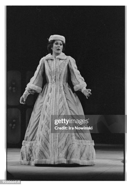 Kiri Te Kanawa Photos Photos And Premium High Res Pictures Getty Images