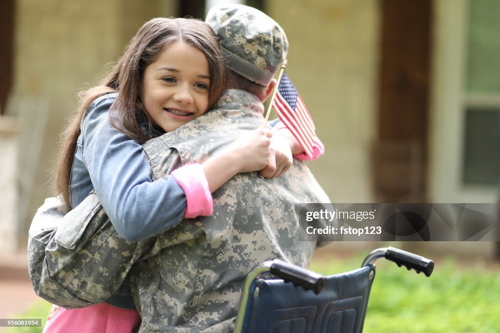 Family Welcomes Home Usa Army Soldier High-Res Stock Photo - Getty Images Family Welcomes Home Usa Army Soldier High-Res Stock Photo - Getty Images