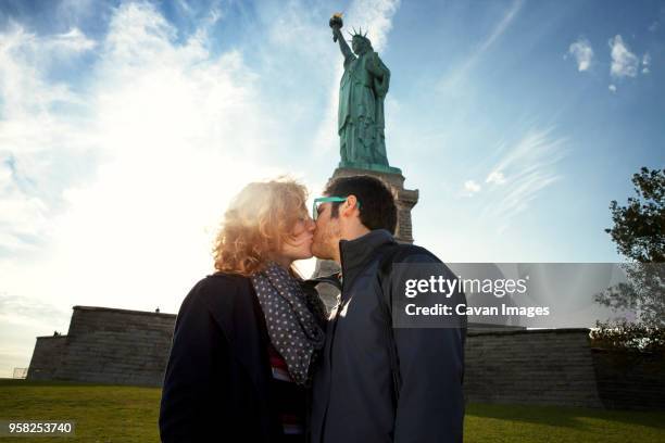 Couple Statue Of Liberty Photos And Premium High Res Pictures Getty Images