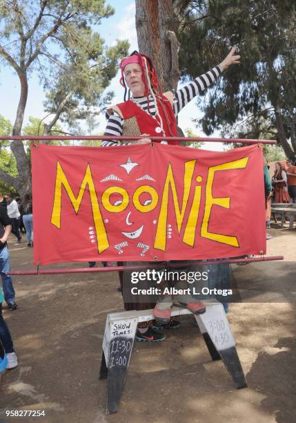 Mooning Photos And Premium High Res Pictures Getty Images