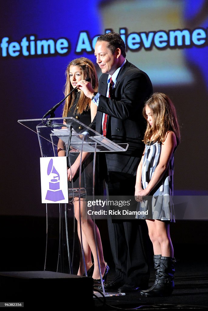 Alexa Darin Dodd Darin And Olivia Darin Accept The Lifetime News Photo Getty Images