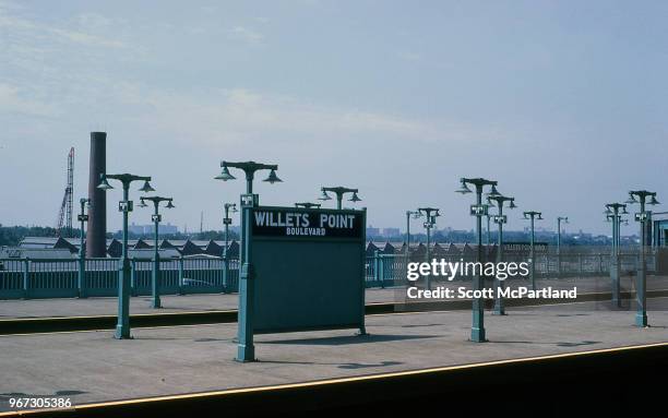 Willets Point Subway Photos and Premium High Res Pictures - Getty Images Willets Point Subway Photos and Premium High Res Pictures - Getty Images
