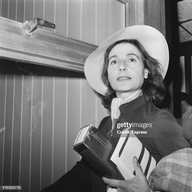 44 Actress Yvonne Mitchell Stock Photos, High-Res Pictures, and Images ... 44 Actress Yvonne Mitchell Stock Photos, High-Res Pictures, and Images ...