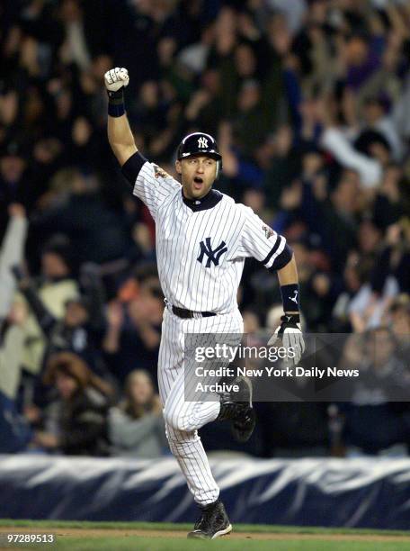 Derek Jeter 2001 Photos and Premium High Res Pictures - Getty Images Derek Jeter 2001 Photos and Premium High Res Pictures - Getty Images