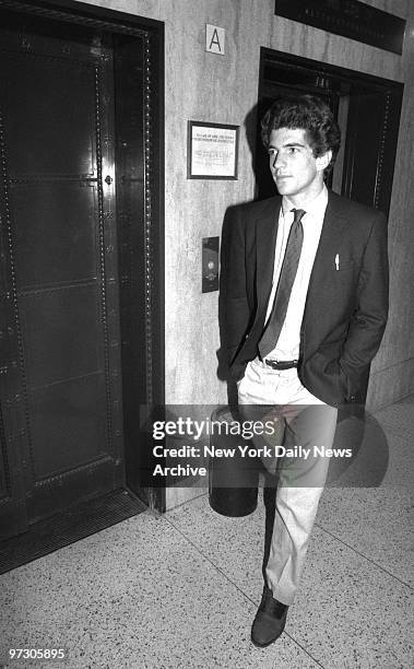 151 Jfk Jr Leaves Stock Photos, High-Res Pictures, and Images - Getty ... 151 Jfk Jr Leaves Stock Photos, High-Res Pictures, and Images - Getty ...