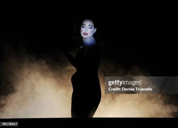 Dita Von Teeses Crazy Show Photos And Premium High Res Pictures Getty Images