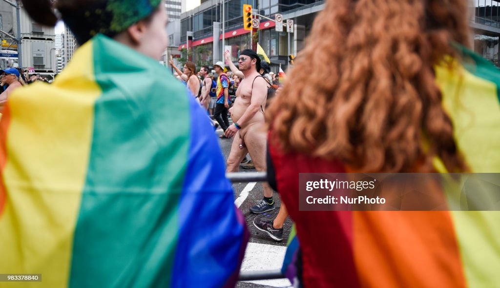 People Lined The Sidewalks Along Yonge Street To Witness The Annual News Photo Getty Images