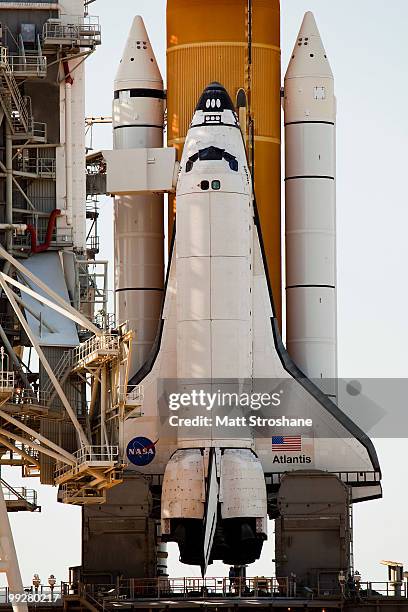 635 Rotating Service Structure On Launch Pad Stock Photos, High-Res ... 635 Rotating Service Structure On Launch Pad Stock Photos, High-Res ...