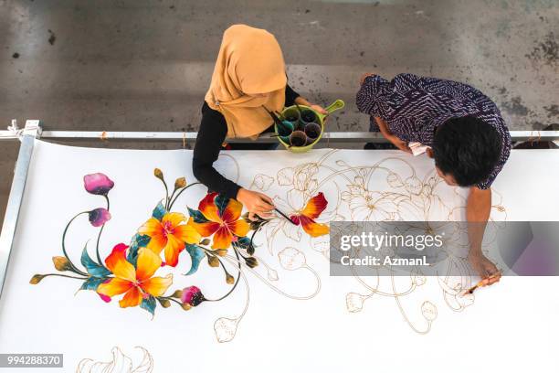 Malaysian Batik Fabric Stock-Fotos und Bilder - Getty Images Malaysian Batik Fabric Stock-Fotos und Bilder - Getty Images