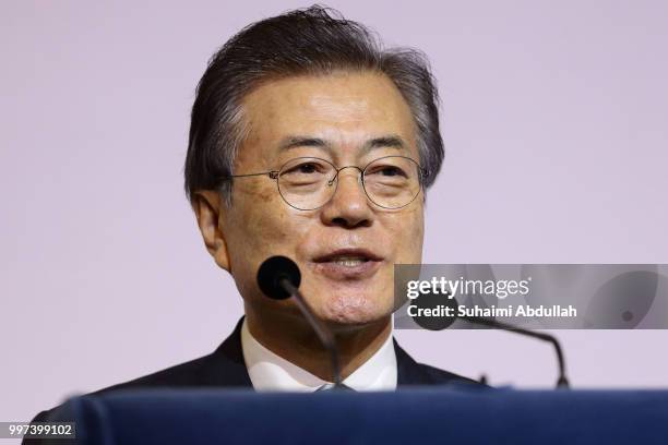 South Korean President Moon Jae In Visits Singapore Photos And Premium