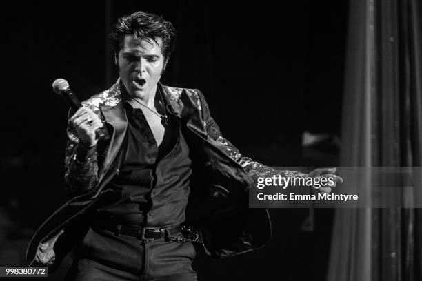 Elvis Impersonators Las Vegas Photos and Premium High Res Pictures ... Elvis Impersonators Las Vegas Photos and Premium High Res Pictures ...