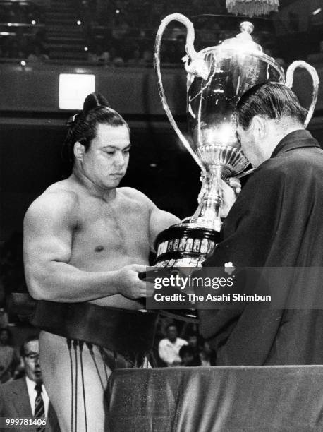Yokozuna Wrestler Photos And Premium High Res Pictures Getty Images