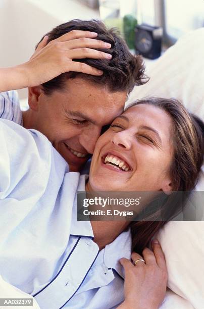 Spooning Bed Photos Et Images De Collection Getty Images