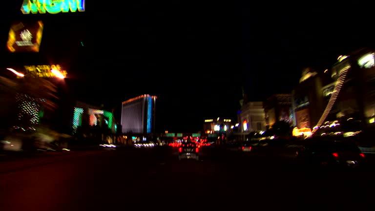 Las Vegas Strip At Night Stock Videos Und B Roll Filmmaterial Getty Images