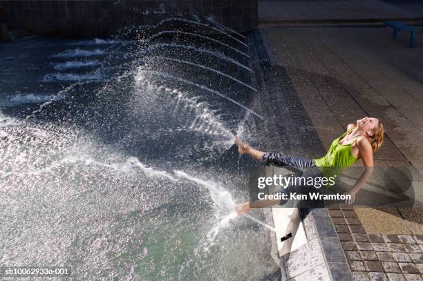 Wetting Yourself Photos Et Images De Collection Getty Images