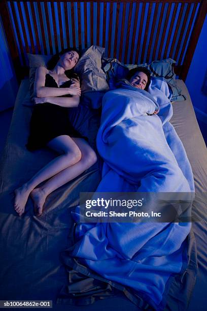 Couple Too Hot Bed Photos And Premium High Res Pictures Getty Images