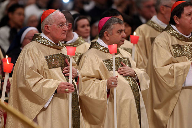 Canadian Cardinal Marc Ouellet (L) speaks to Vatican spokesman Federico ... Canadian Cardinal Marc Ouellet (L) speaks to Vatican spokesman Federico ...